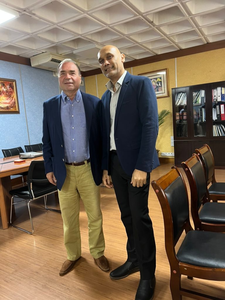Prof. C. Tabatabay meets in Mauritius both Minister of Health and ...