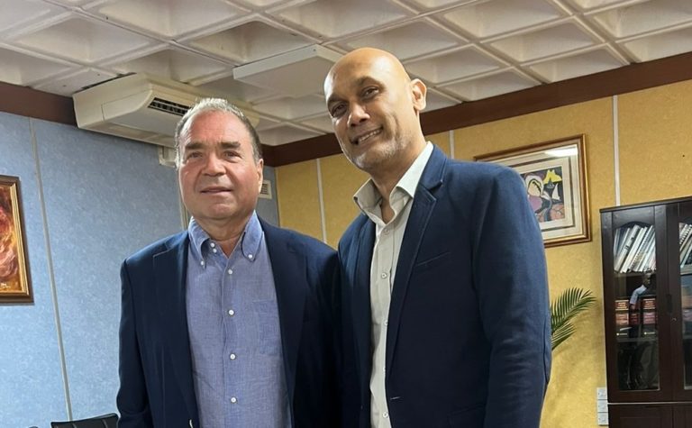 Prof. C. Tabatabay meets in Mauritius both Minister of Health and ...