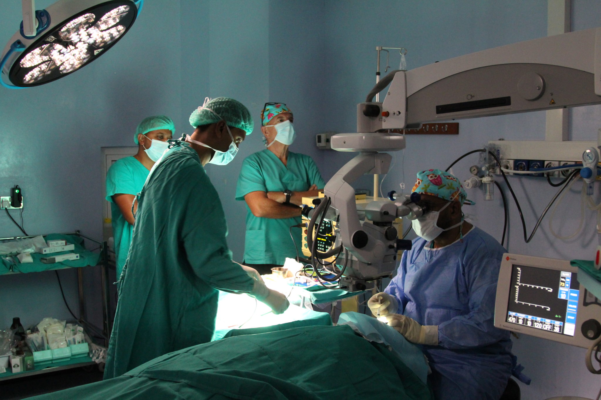 Dr Harry Roux and Senior Engineer Pierre Witz strengthen the confidence ...