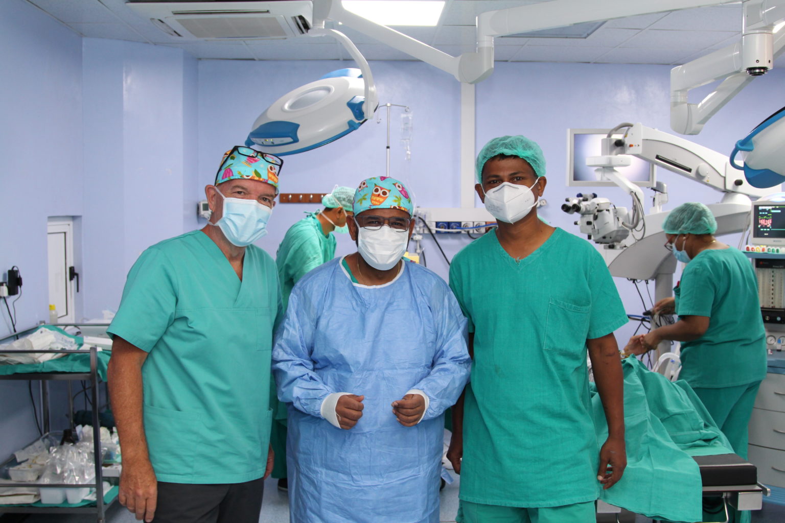 Dr Harry Roux and Senior Engineer Pierre Witz strengthen the confidence ...